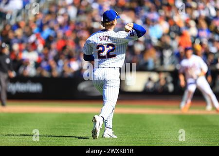 New York Mets 3B Brett Baty #22 makes the grab during the eighth inning ...
