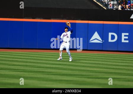 New York Mets' Tyrone Taylor runs to third base during game two of the ...