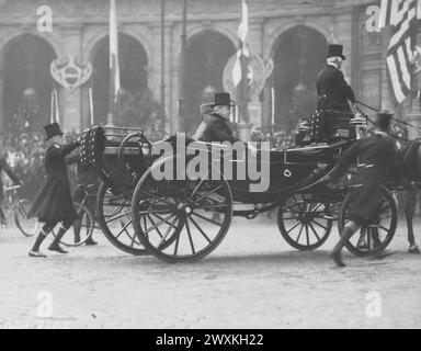 VIEW OF PRESIDENT WOODROW Wilson and King of Italy at Riassa d'Esedra ...