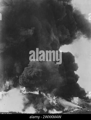 World War I Photos: A gas and flame attack in Europe ca. 1916-1919 ...
