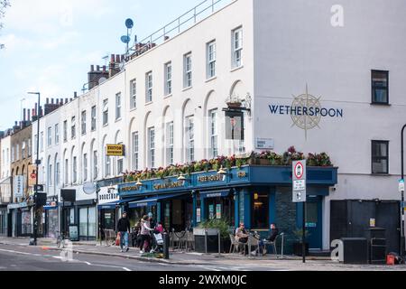 THE CAPTAIN FLINDERS, Wetherspoon at London Euston station Stock Photo ...