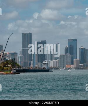 country marina skyscrapers miami skyline Stock Photo - Alamy