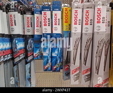 windshield wiper packages by Bosch in a hardware store Stock Photo - Alamy
