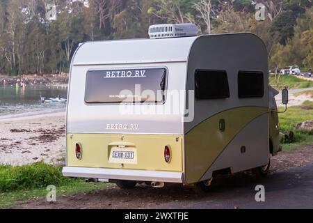 30/3/24-Retro RV Camper Van, parked at Manyana Beach, Manyana, NSW ...