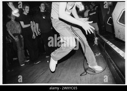 HUNDRED REASONS, EMO CONCERT, 2001: Colin Doran of the Emo rock band ...