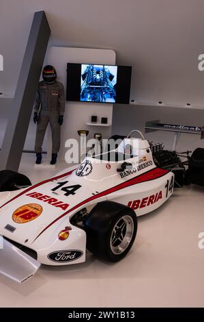 Lyncar 006/01 Cosworth Formula 1 driven by Emilio de Villota. Mobility ...