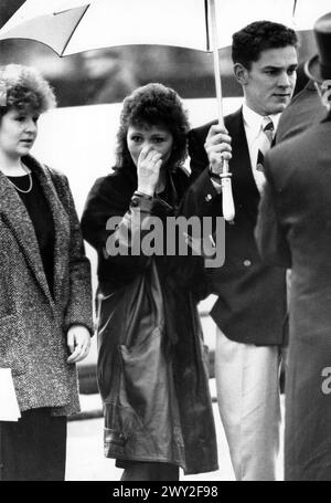 DEBBIE TURLEY FIANCE OF SOLDIER STEPHEN CUMMINS MURDERED BY THE IRA, AT ...