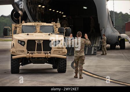 Soldiers with the 5th Squadron, 7th Cavalry Regiment, 1st Armored Brigade Combat Team (5-7 CAV ...