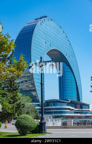 The crescent building at the waterfront of Baku, Azerbaijan Stock Photo ...