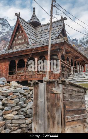 Traditional wooden house, Sangla, India Stock Photo - Alamy