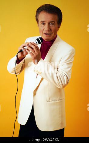 Chris Wallasch, deutscher Komponist, Musikproduzent und Moderator, zu ...