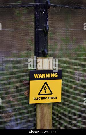 A warning sign at Paignton Zoo Stock Photo - Alamy