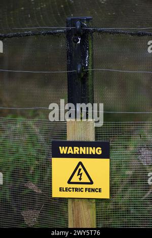 A warning sign at Paignton Zoo Stock Photo - Alamy