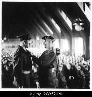 51 HIGHLAND DIVISION INVESTITURE - Capt. J.A. Brayley, 5/7 Gordons ...