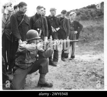 DUTCH UNDERGROUND MOVEMENT JOINS THE BRITISH ARMY - The men march off ...