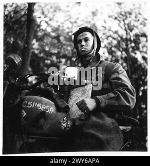 DESPATCH RIDER OF ROYAL CORPS OF SIGNALS. - The D.R. starts his ride ...