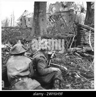 1ST SUFFOLK RECCE PATROL ON THE RUINS OF CHATEAU DE GEIJSTEREN ...