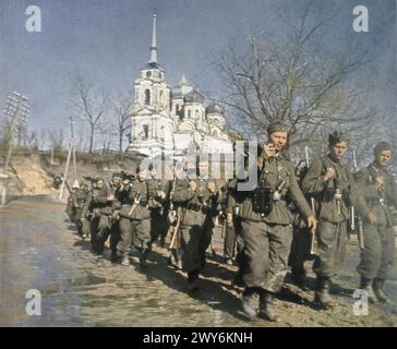 OFFICIAL COLOUR GERMAN PHOTOGRAPHS FROM THE SERIES "DAS HEER IM ...