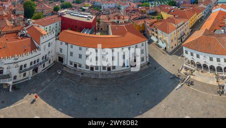 Primorska university in Slovenian town Koper Stock Photo - Alamy