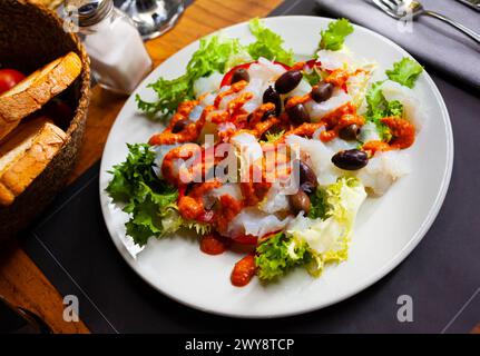 Traditional catalan salad Xatonada with crumbled cod Stock Photo - Alamy