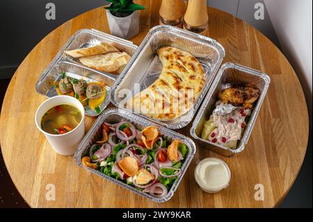 restaurant food in takeaway containers Stock Photo - Alamy
