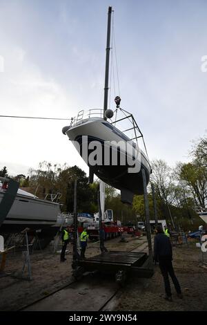 Berlin, Germany. 05th Apr, 2024. Moshe Lederfien, an Israeli marathon ...