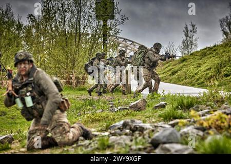 Nijmegen, Netherlands. 04th Apr, 2024. Members of the 11 Air Assault ...