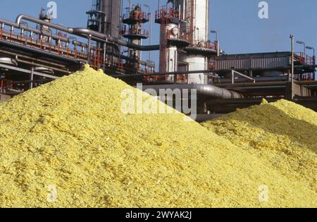 Sulphur at oil refinery. Biscay. Spain Stock Photo - Alamy