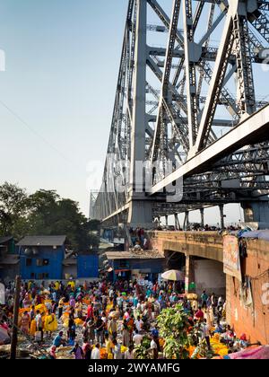 Howrah Bridge Mullick Ghat flower market, Howrah Bridge, Kolkata, West ...