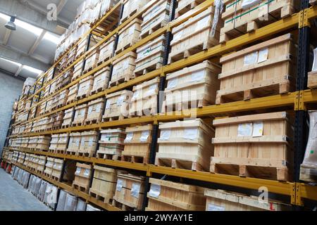 Boxes with industrial parts. Warehouse palletizing Stock Photo - Alamy