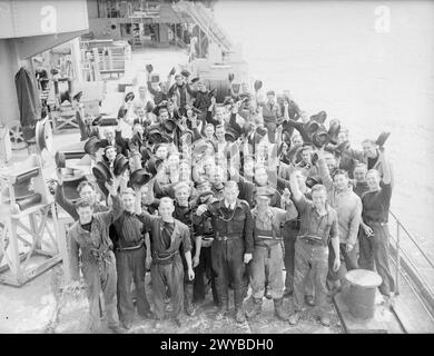 LAYING THE 17TH "PLUTO". 24 MAY 1945, ON BOARD THE CABLE LAYING SHIP ...