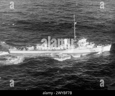 Captain class frigate HMS Cosby (K559 Stock Photo - Alamy