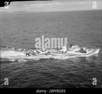 HMS Lamerton Underway Stock Photo - Alamy