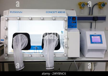 Atmosphere-controlled booth Cleanroom Microbiology Anaerobic ...