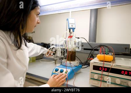 Experimental device for electrodeposition of aluminium from ionic ...