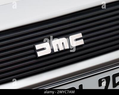 DMC DeLorean logo on the front grill of the car Stock Photo - Alamy
