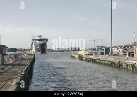 Large ship (Cemex Go Innovation) entering the lock at Shoreham Harbour ...