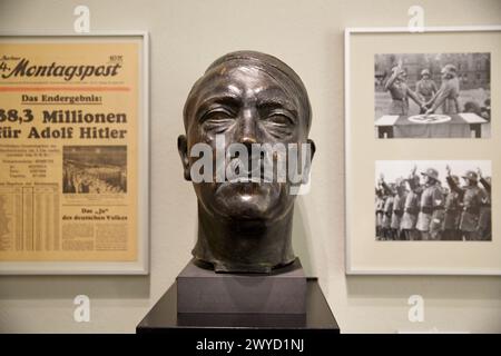 Adolf Hitler, Bernhard Bleecker 1937, Deutsches Historisches Museum ...