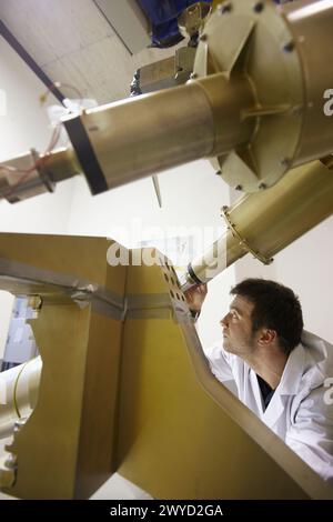Multi-axial fatigue test platform, Department of Mechanical assays ...