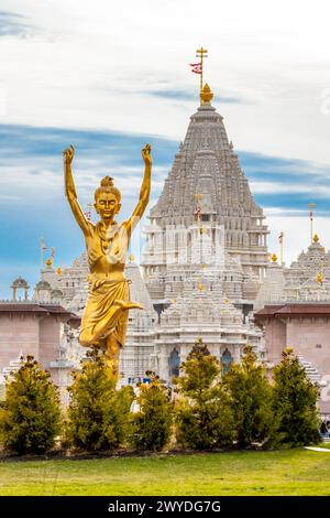 Statue of Nilkanth Varni with Akshardham Mahamandir temple in the back ...