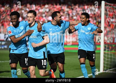 0:3 Goal, celebration, from left: Atakan Karazor, Jeff Chabot, Ramon ...