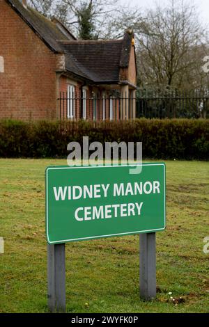 Widney Manor cemetery, Solihull, West Midlands, England, UK Stock Photo ...