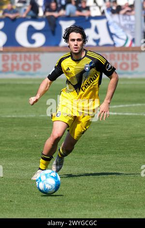 Tomas Esteves of Pisa SPorting Club (first time on field after injury ...