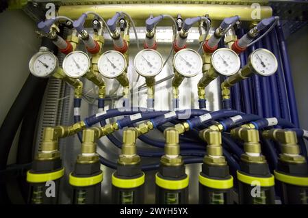 Locker with pressure valves and temperature register. Cooling system ...