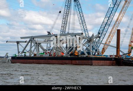 Key Bridge Response 2024 Unified Command salvors use the crane barge ...