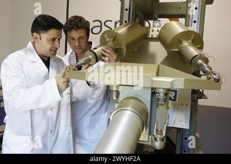 Multi-axial fatigue test platform, Department of Mechanical assays ...