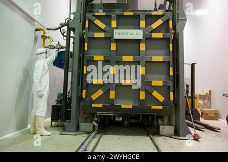 Incinerator, Laboratory of Bio-Safety Level P3, Departamento de ...