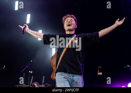 Italian singer Alfa (Andrea de Filippi) performs on stage during the ...