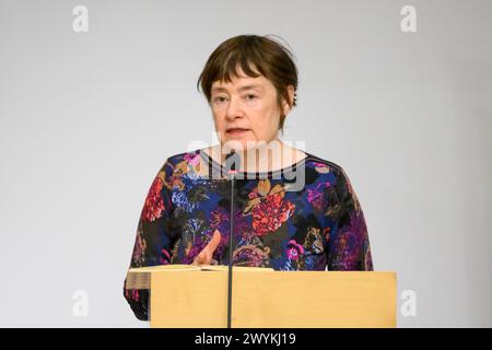 Sarah Boyack, Energy crisis, The Scottish Parliament Stock Photo - Alamy
