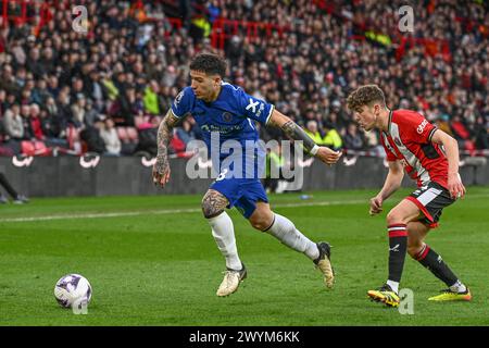 Enzo Fernandez of Chelsea breaks with the ball during the Premier ...